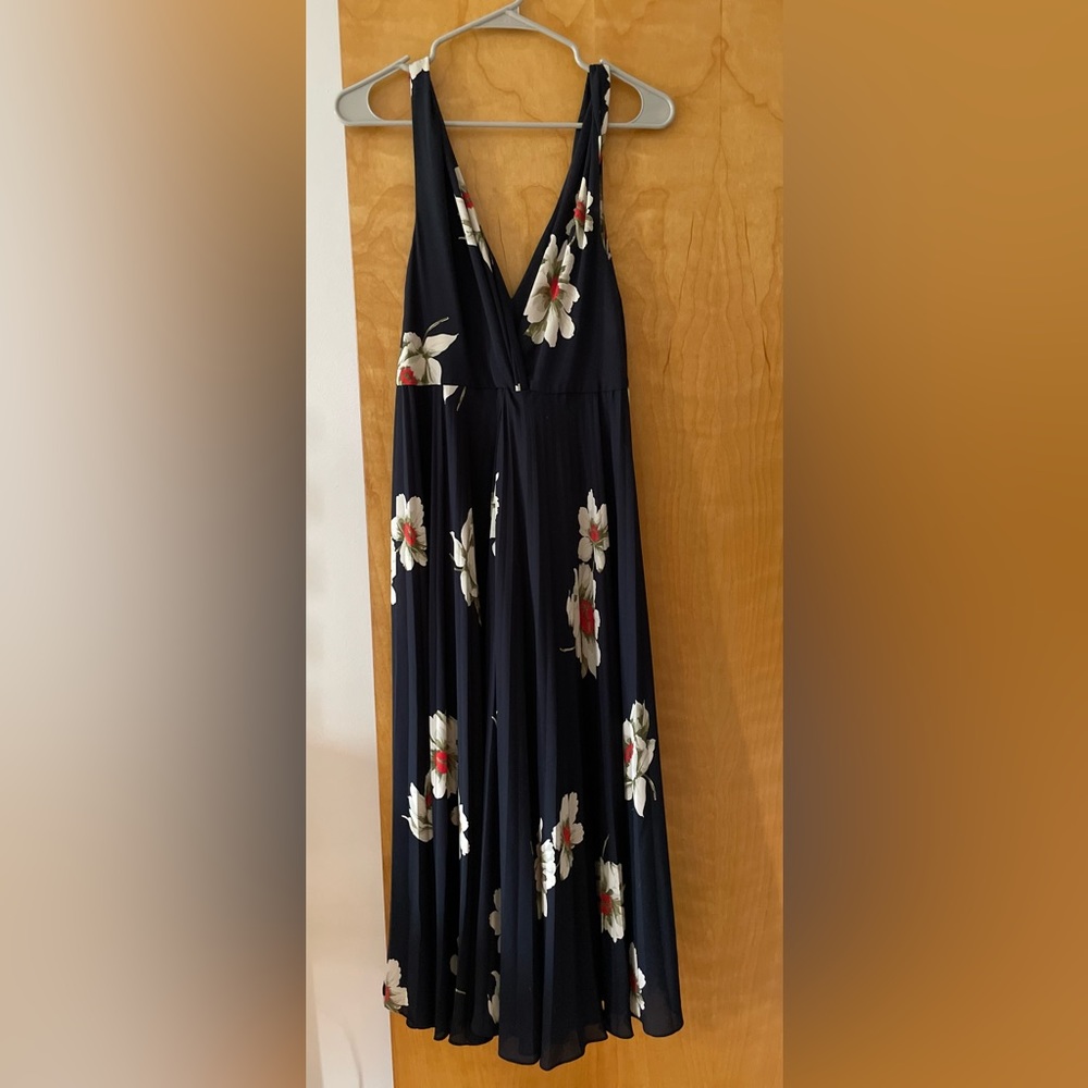 Vince Brand. Black Dress With White Flowers. - Gem